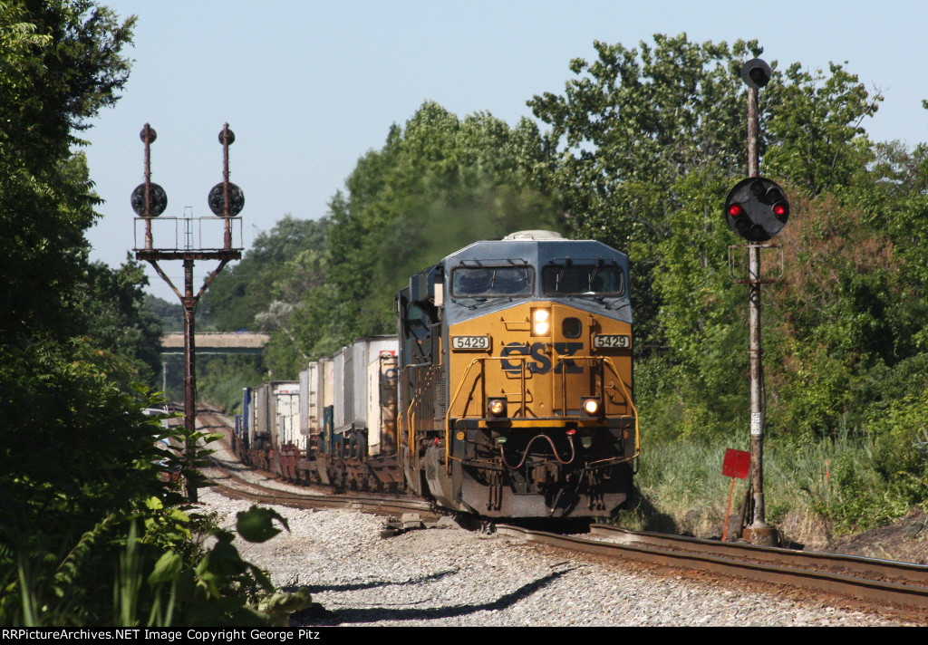 CSX Q172 going through Rossville interlocking